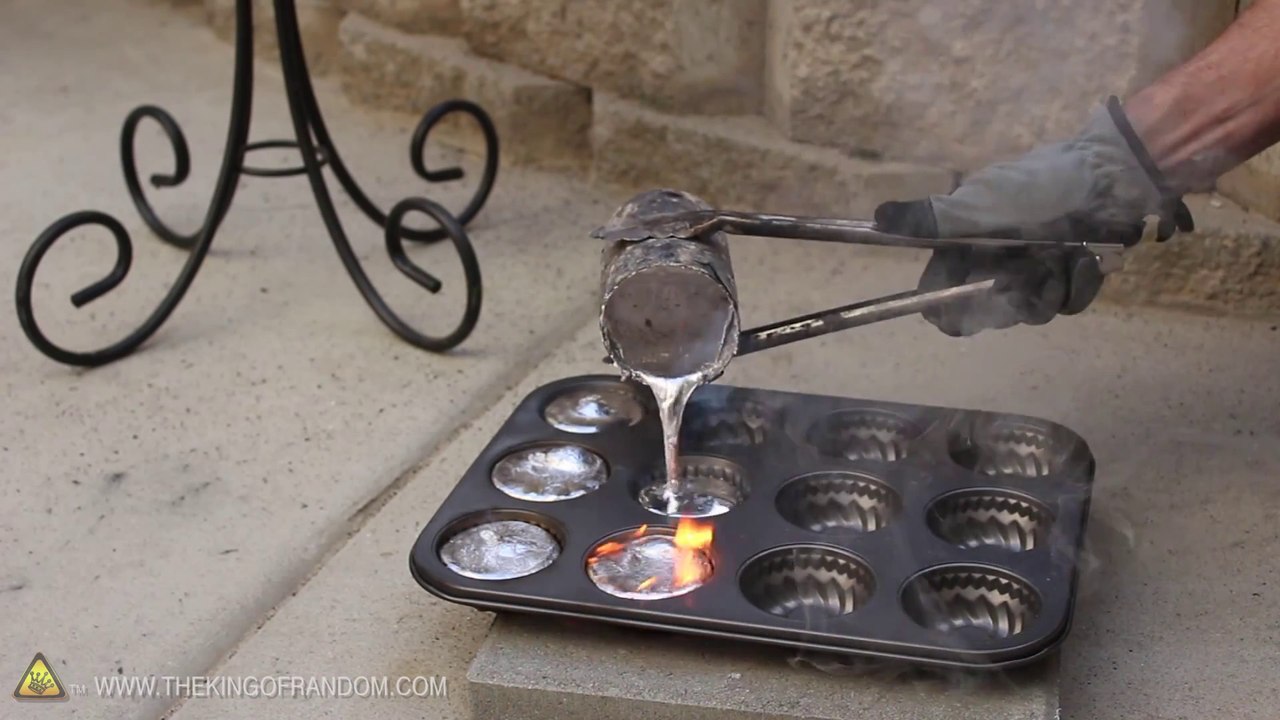 Melting Soda Cans To Make Aluminum Sword Is Awesome - Vidéo Dailymotion