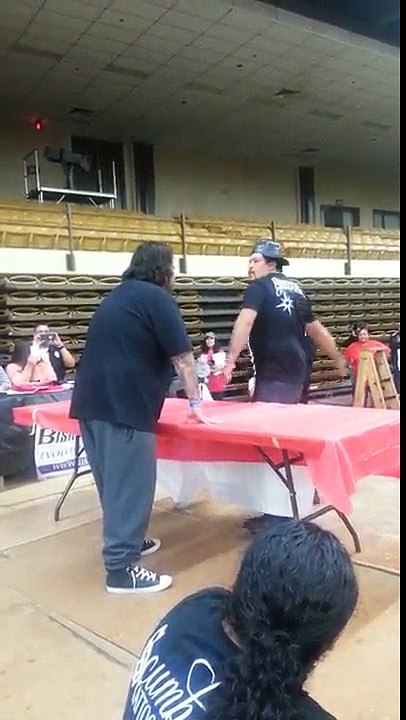 Slap Contest Leaves Contestant KO After First Slap - video Dailymotion