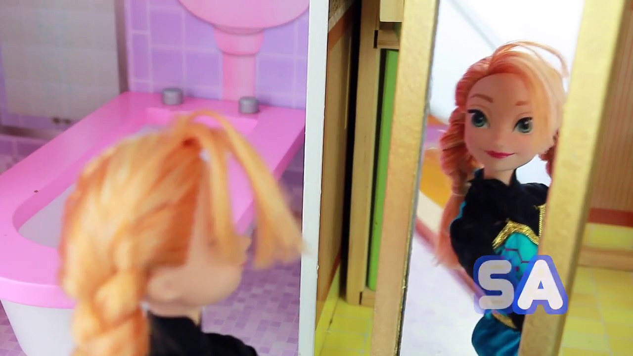 Frozen Kids Anna FREEZES Toby Elsa Snow Queen Powers Disney Princess ...