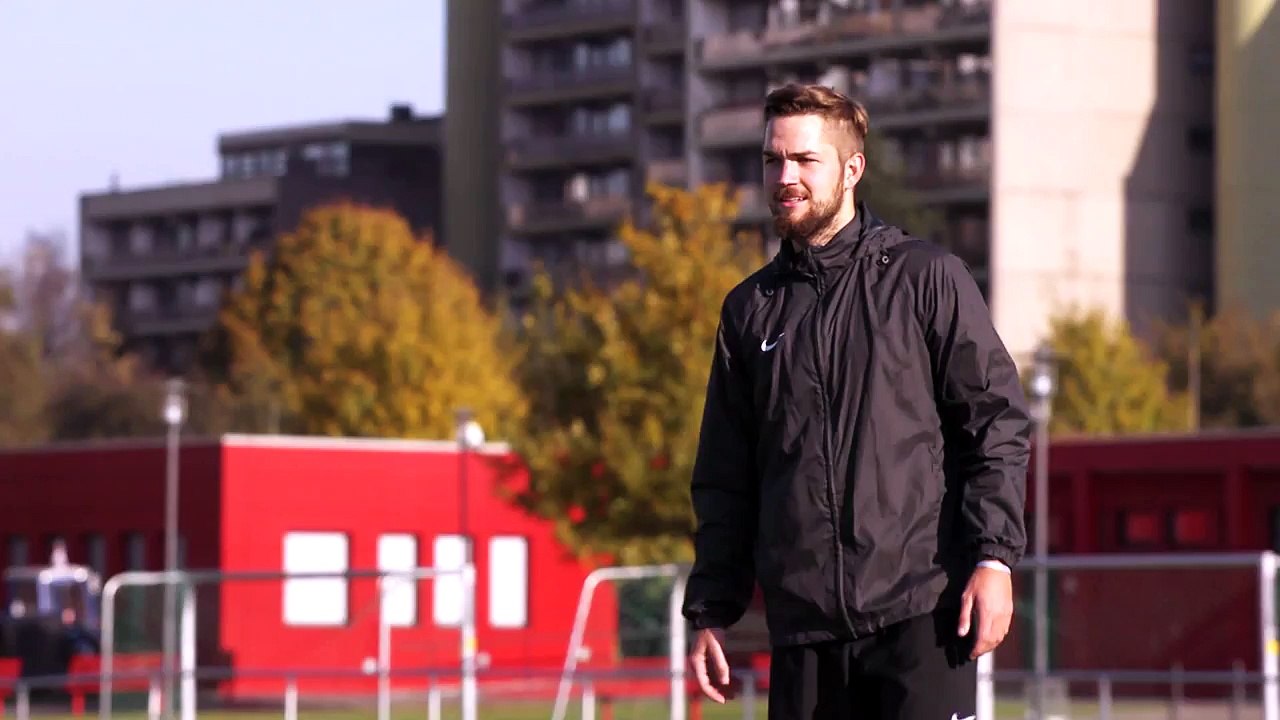 How to Shoot a Perfect Volley - Football Soccer Tutorial by freekickerz ...