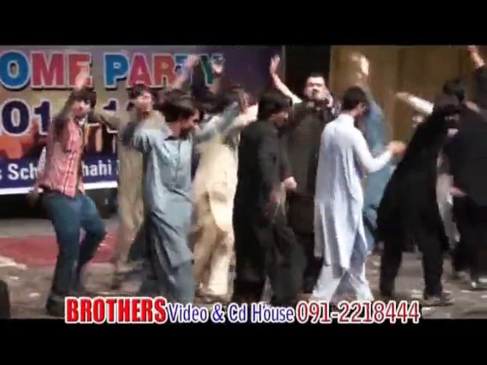 Waheed Achakzai New Pashto Song 2015 Gul Pekhawar De Rata Wran Ko ...