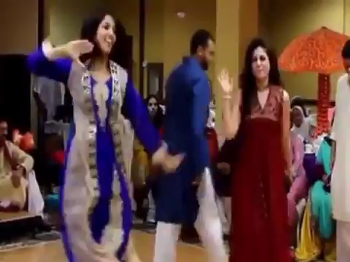 Pakistan Mehndi Dance Girls