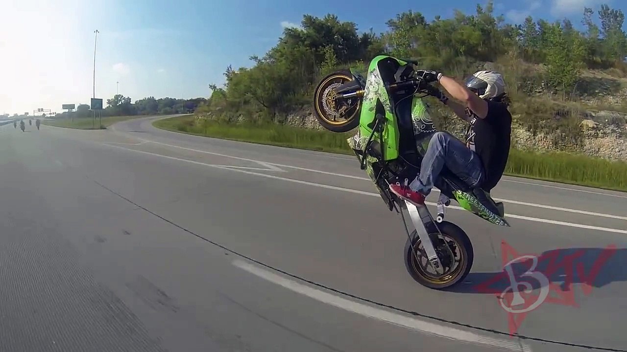 Street Bike STUNTS Long Highway WHEELIES On Extended Swingarm Kawasaki ...