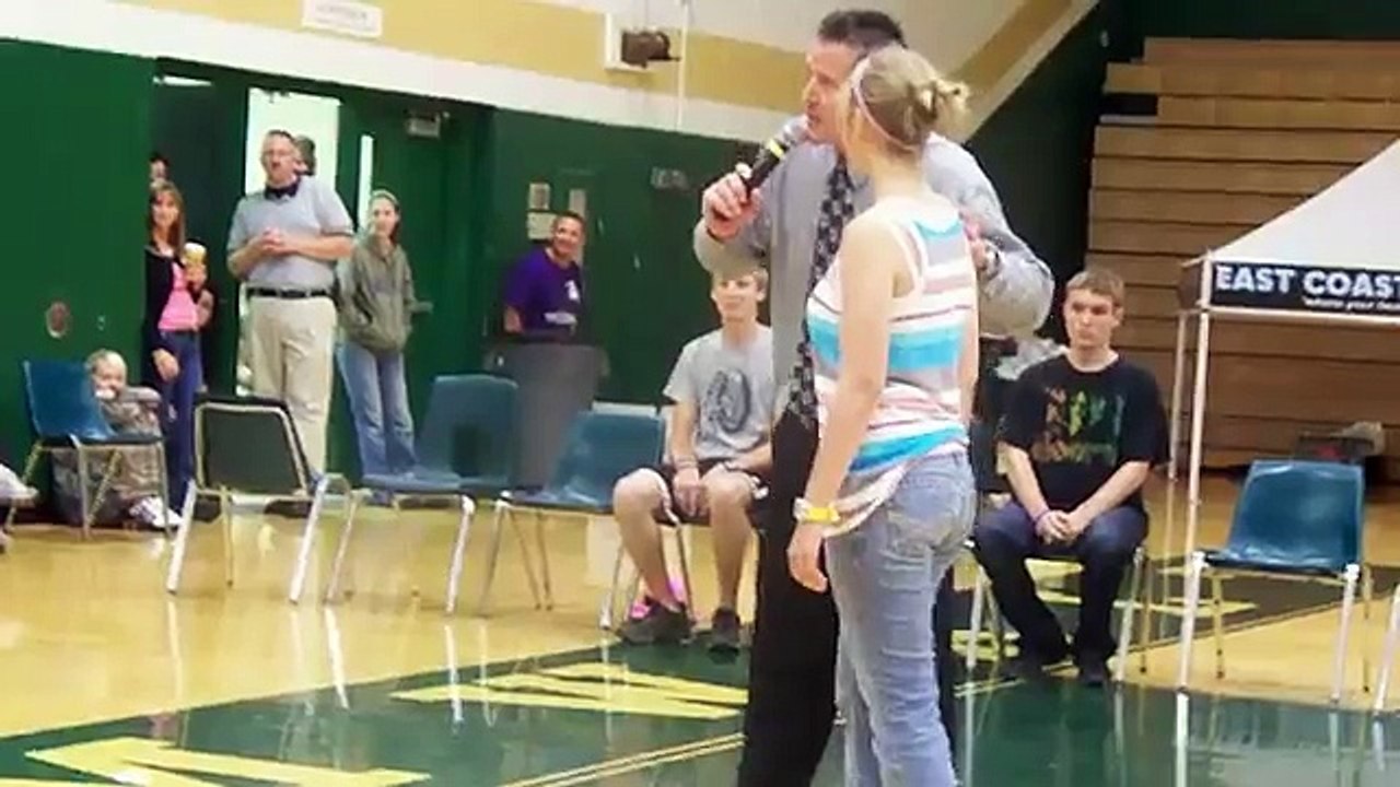 FZN Grad Night 2011 Hypnotist - Where's my Belly Button - video Dailymotion