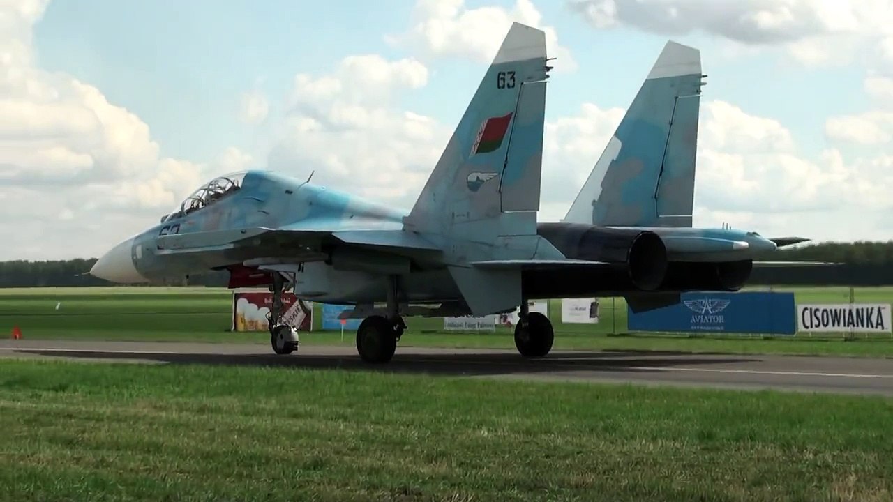 Air Crash Su-27 at Poland Air Show 2009 Radom [HD 1080] - video Dailymotion