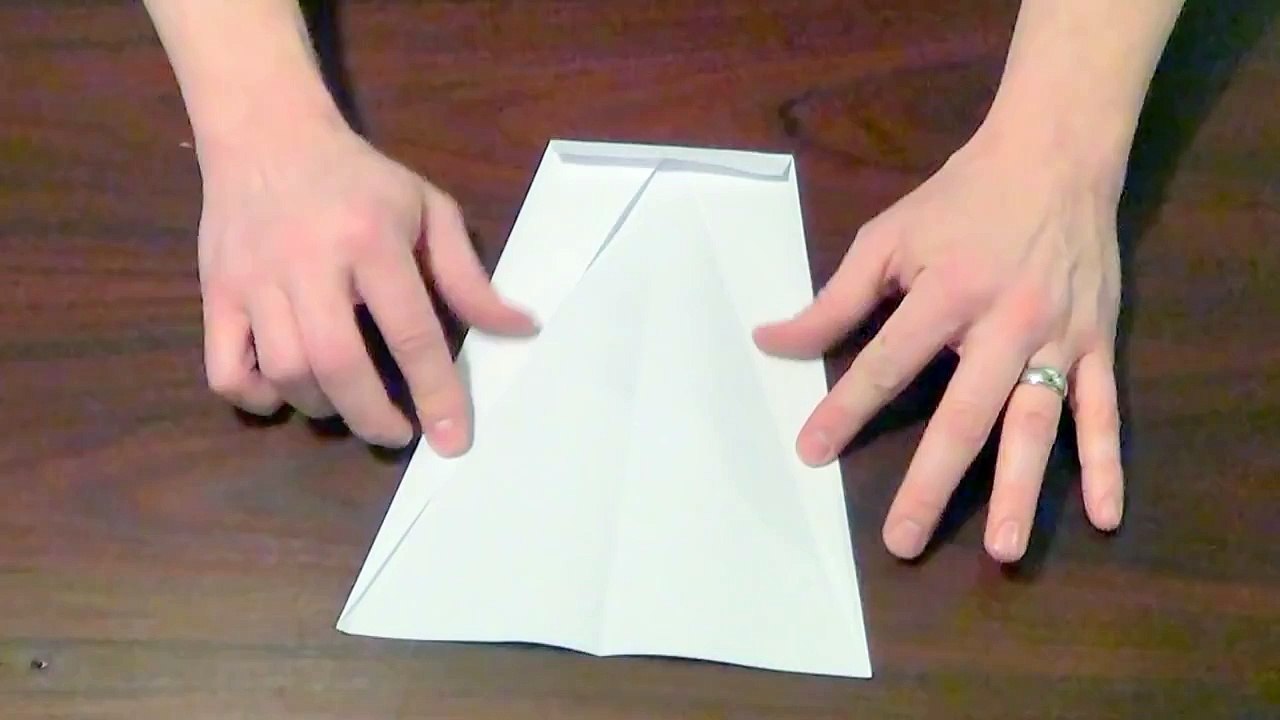 longest-flying-paper-airplane-how-to-make-the-worlds-longest-flying