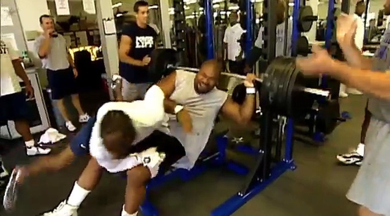 Larry Allen 700 pound bench press - Hall of Famer - video Dailymotion