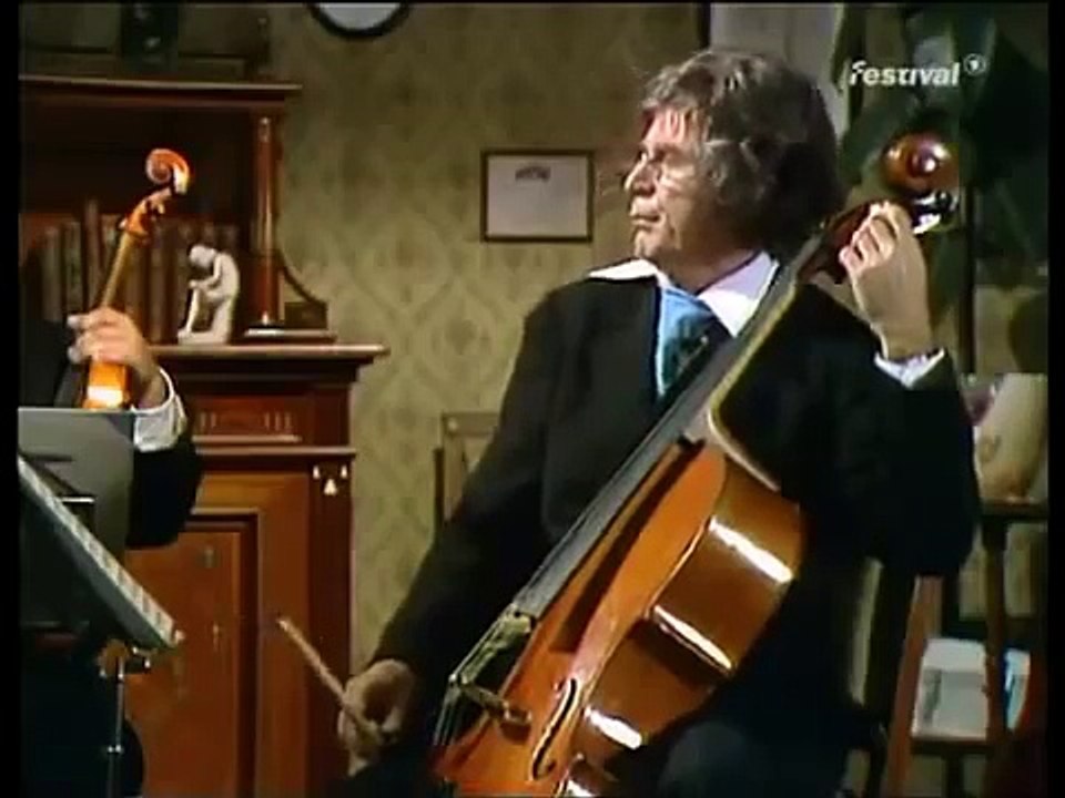 the beethoven-trio (by loriot - the best german comedian!!!) - video ...