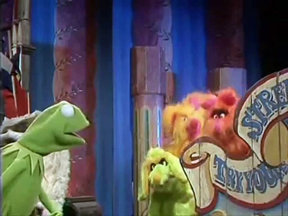 Roger Moore at The Muppet Show 3 4 Talking to the Animals - video ...