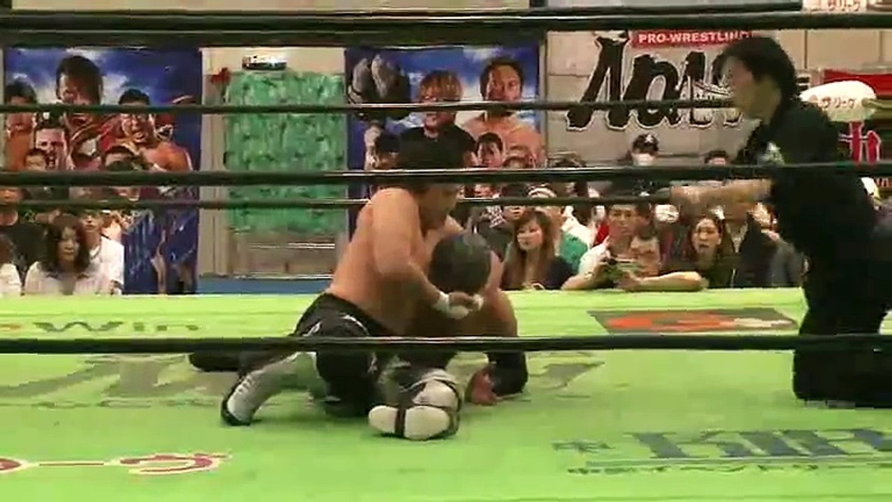 Naomichi Marufuji & Katsuhiko Nakajima vs. Maybach Taniguchi & Maybach ...