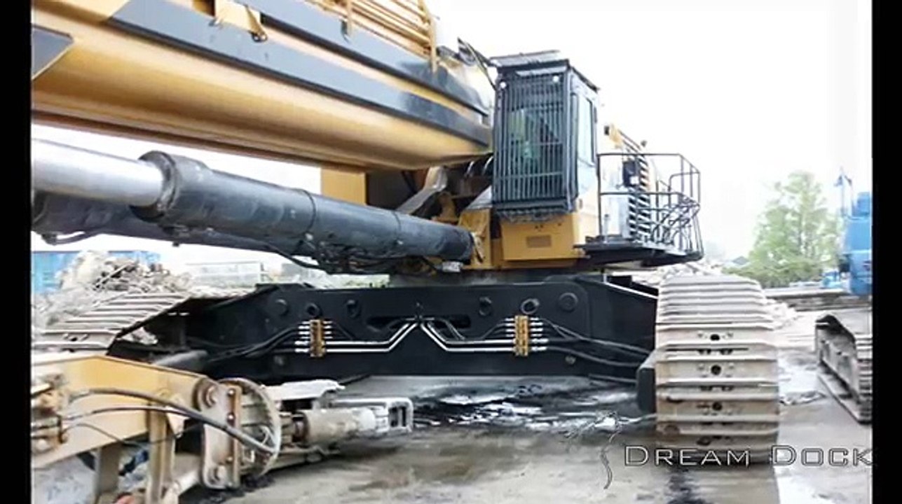 CATERPILLAR 5110B WORLDS LARGEST DEMOLITION EXCAVATOR ++ 90m BOOM ...