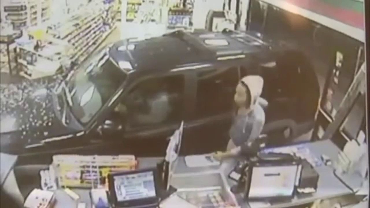 Car Crash into Store Fail Compilation - Video Dailymotion