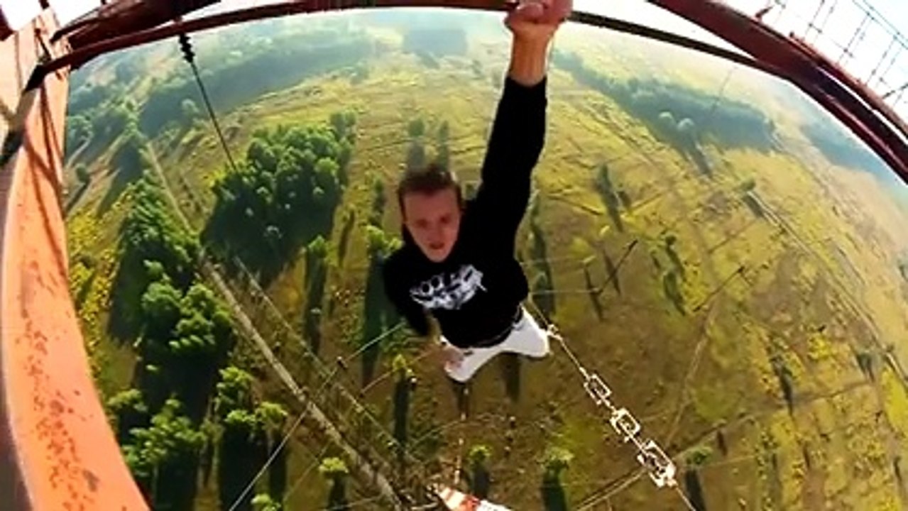 Insane Guys Weird Stunts - video Dailymotion