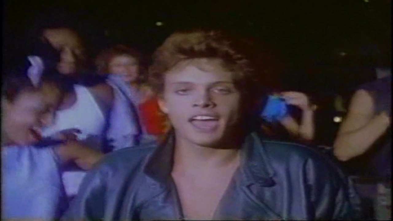 LUIS MIGUEL - AHORA TE PUEDES MARCHAR - Vídeo Dailymotion