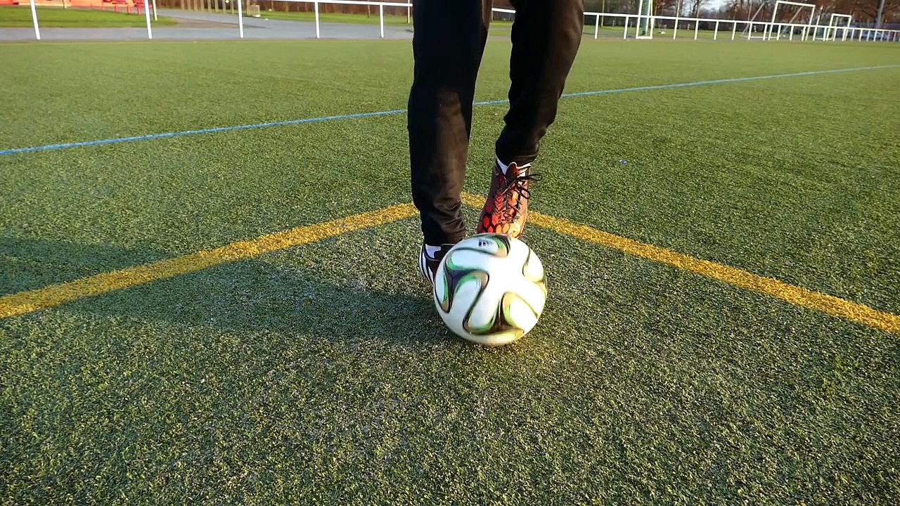 Improve Your First Touch - Ball Control Tutorial - 5 Simple Football ...