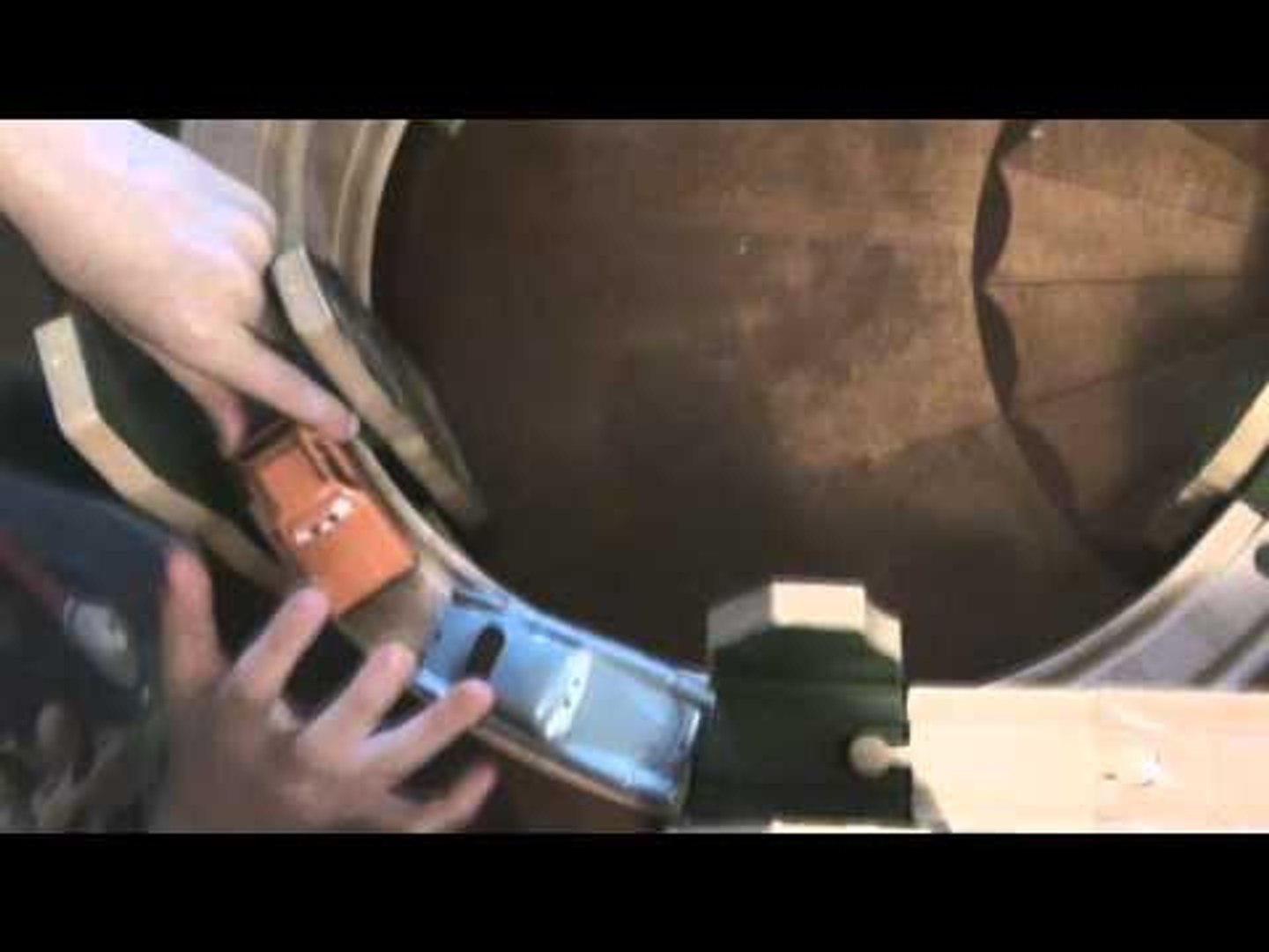 Cars 2 Oil Rig Escape