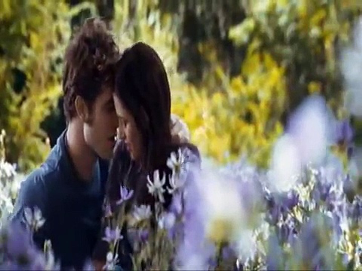 Bella And Edward Kissing Scene In Eclipse Bed