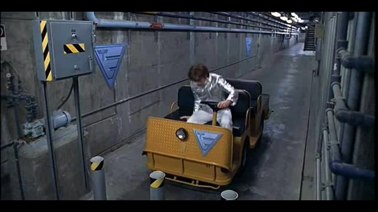 Austin Powers - 3 point turn / maneuvering / parking Scene - video ...