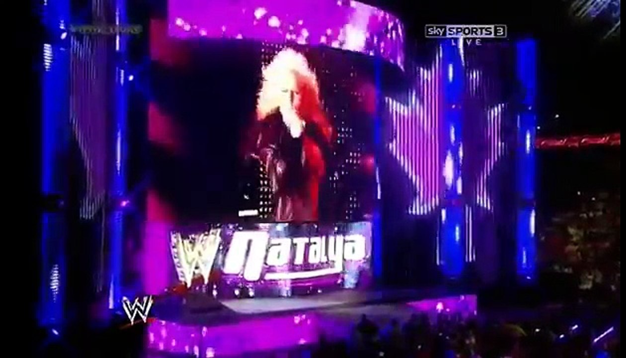 Natalya vs Nikki Bella (Total Divas Cast at Ringside) - video Dailymotion