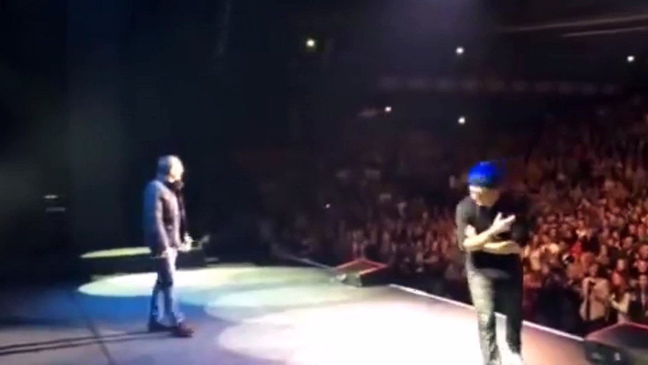 Kev Adams impressionne sa copine avec une célébrité ! - Vidéo Dailymotion