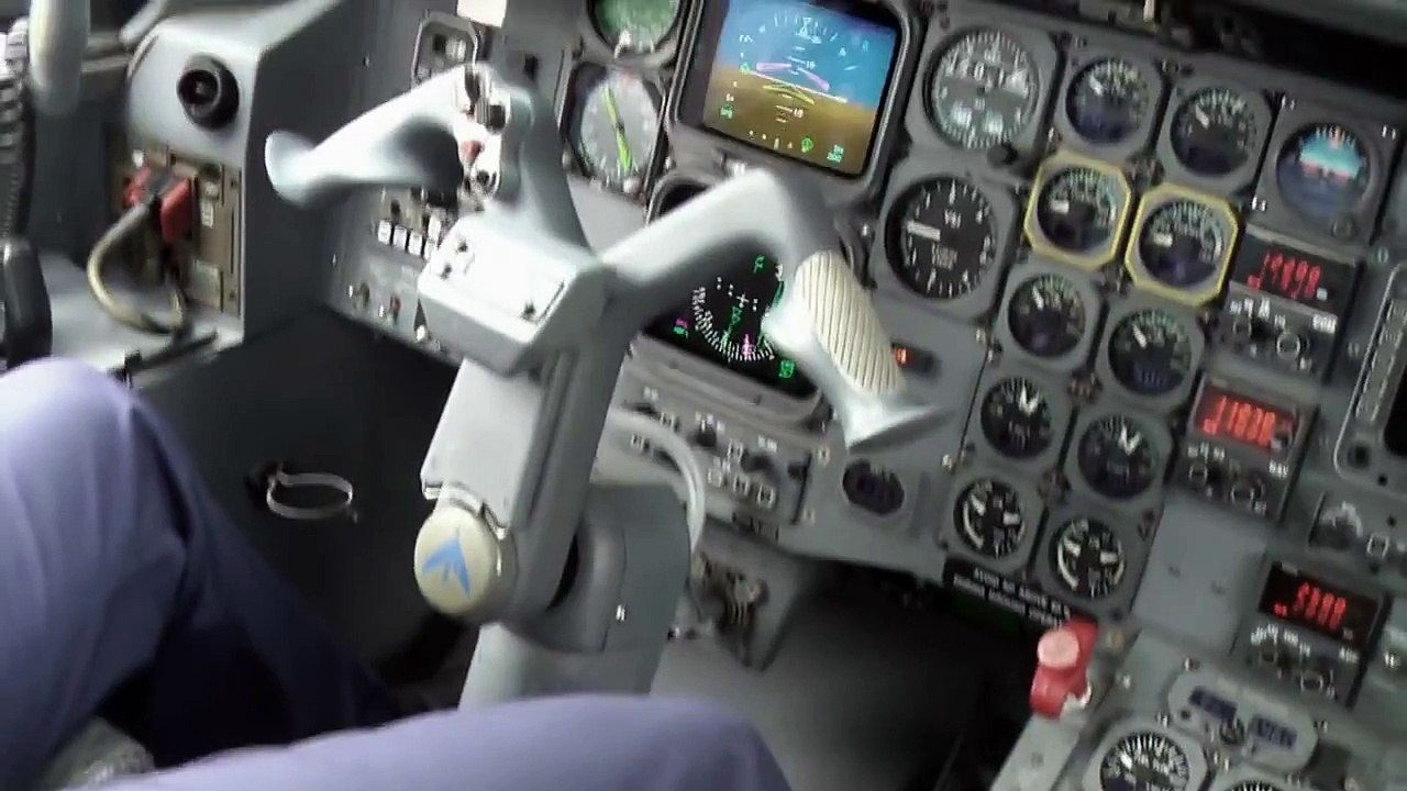 Embraer Takeoff landing cockpit Brasilia embraer 120 - video Dailymotion