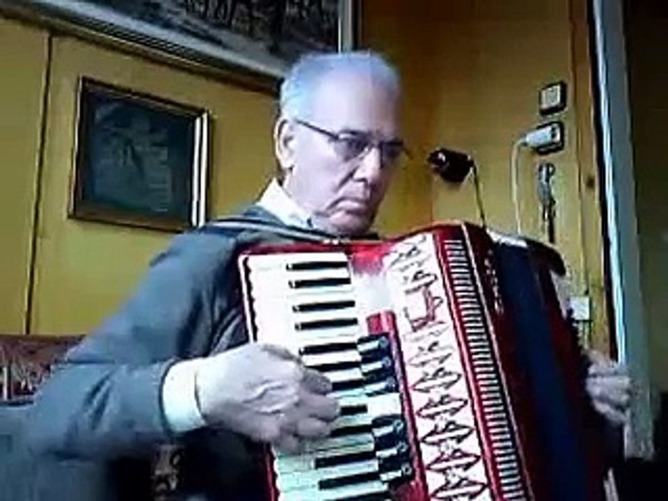 ΤΙ ΟΜΟΡΦΗ ΠΟΥ ΕΙΣΑΙ ΟΤΑΝ ΚΛΑΙΣ ΣΤΕΛΙΟΣ. ΧΡΥΣΙΝΗΣ 1916-1970 - video ...