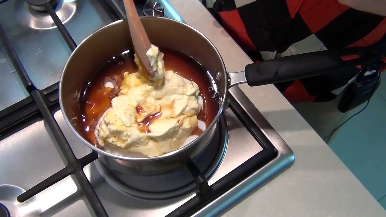 DEVON CLOTTED CREAM FUDGE RECIPE - or Cornwall of course - video ...
