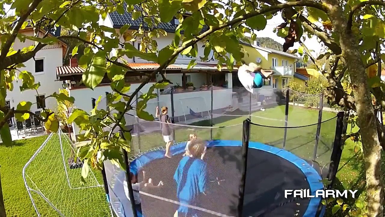 Trampoline Fails Compilation FailArmy (2) - Vidéo Dailymotion