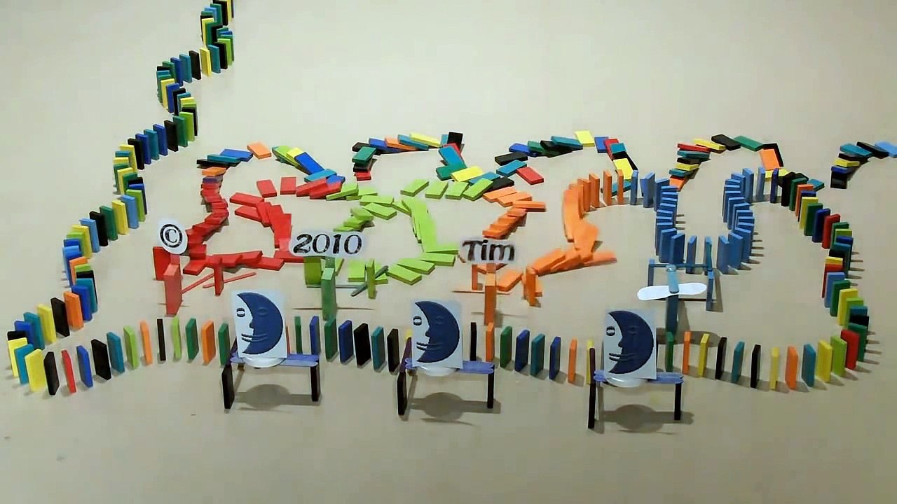 Impressive display of kinetic energy - Dominos & Objects - Vidéo ...