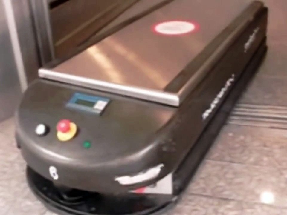 Swisslog TransCar LTC-2 Krankenhaustransporter - video Dailymotion