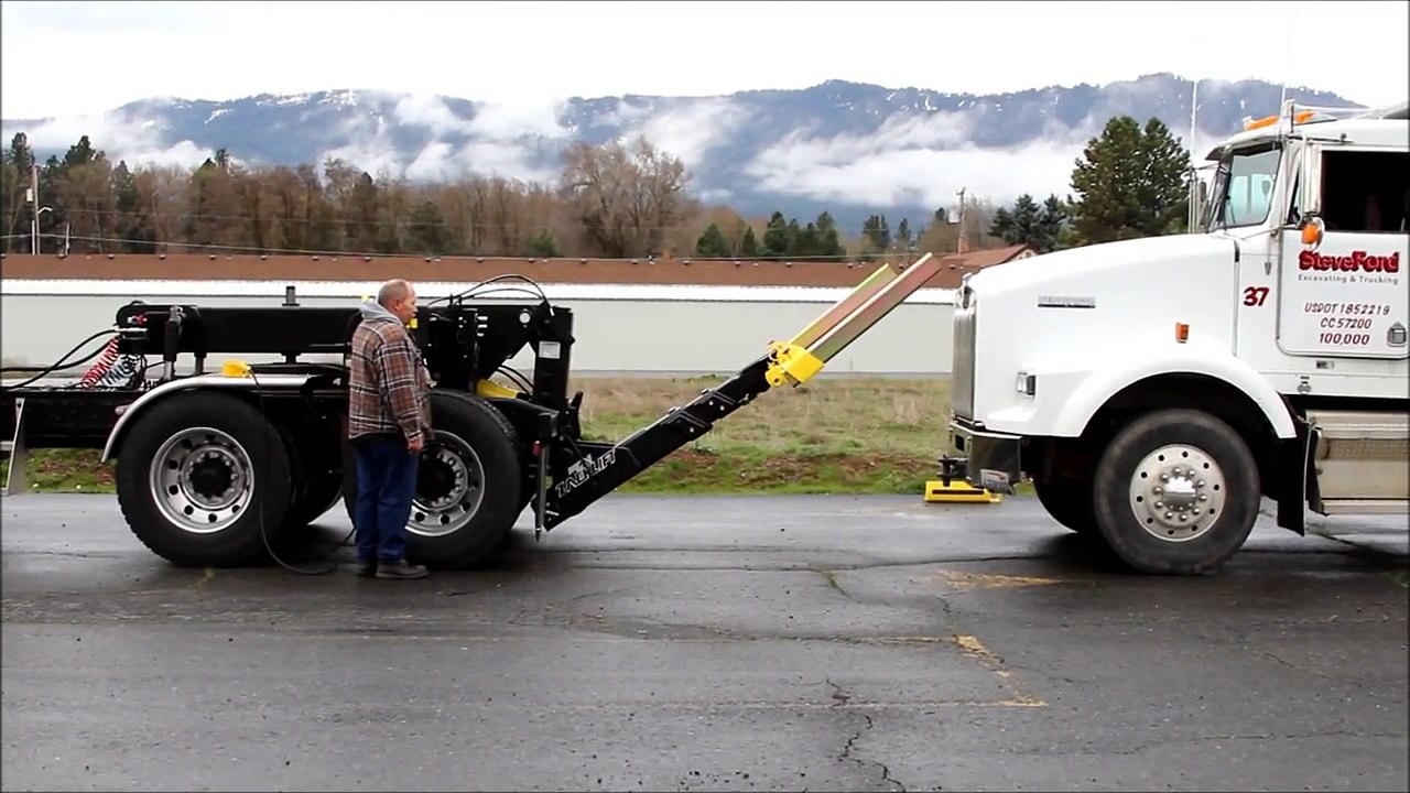 Zacklift Z303 FIFTHWHEELER: Using the Heavy Duty Wheel Lift - video ...