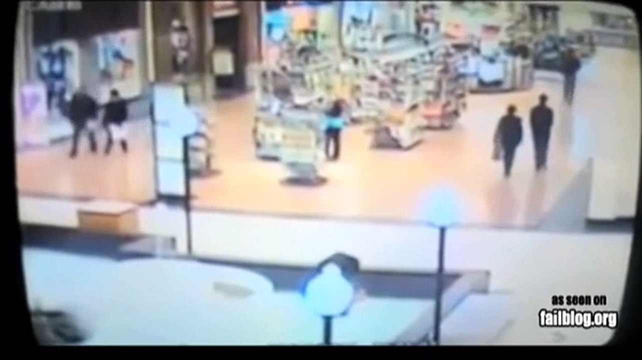 Texting And Walking FAIL - Vidéo Dailymotion