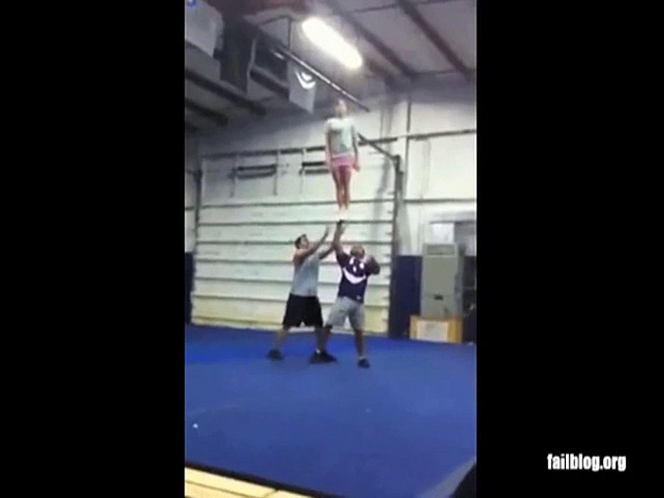 Cheer Stunt FAIL - Vidéo Dailymotion