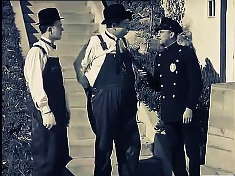 Laurel & Hardy The Music Box in Color - video Dailymotion