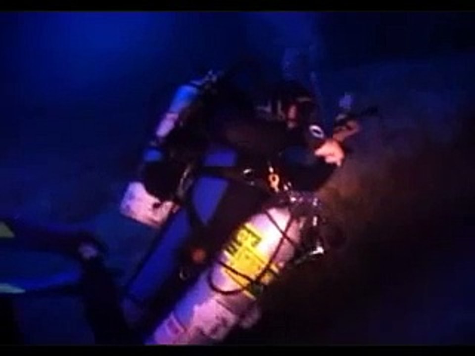 Dead diver, Blue Hole, Dahab. Depth 112 m (367 feet) - video Dailymotion