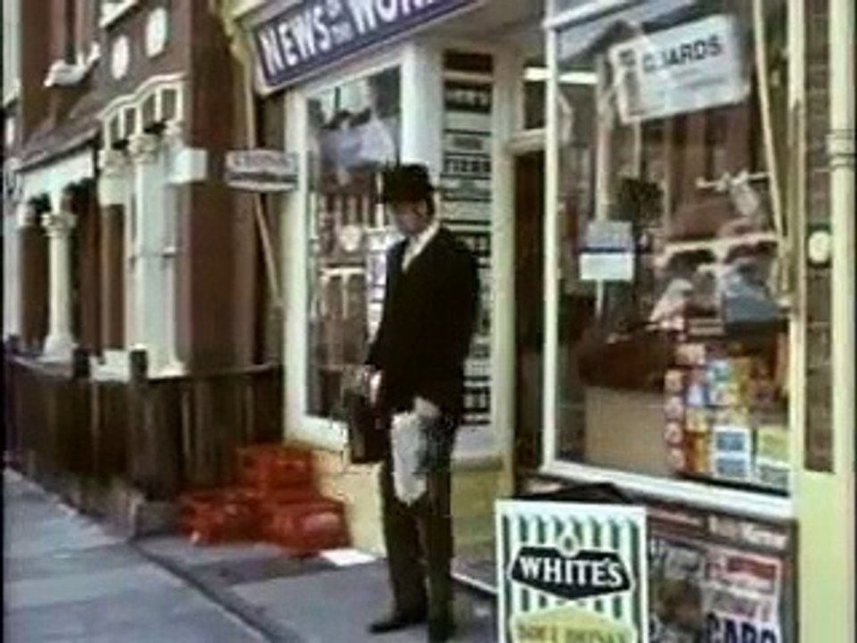 Monty Python - Ministry Of Silly Walks - video Dailymotion