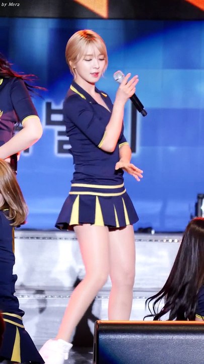 151028 AOA - short skirts (Miniskirt) [Above Self] jikkaem Fancam (Seoul Plaza) - video Dailymotion