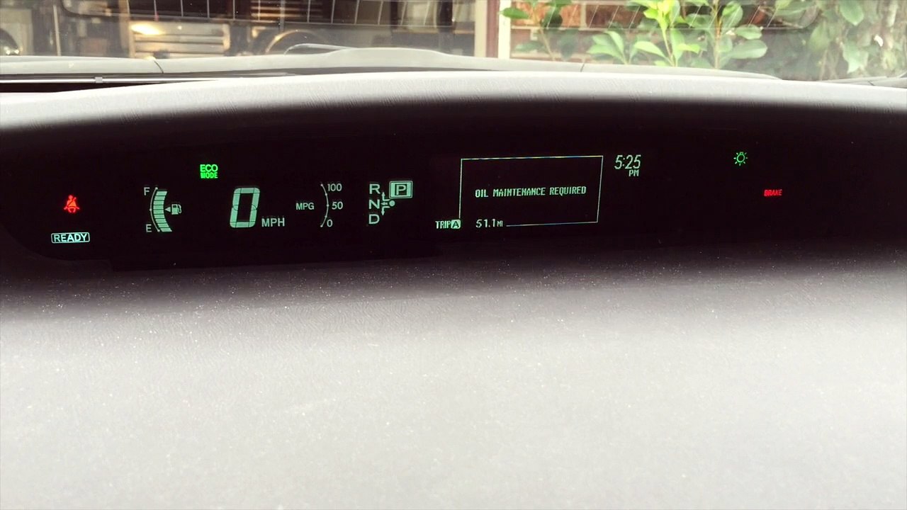 Toyota Prius Oil Light Reset 2010 -2015 (third generation) - video ...