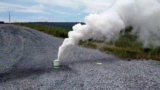 US Army - Training Pyrotechnics - 2 M8 Smoke Pots - video dailymotion