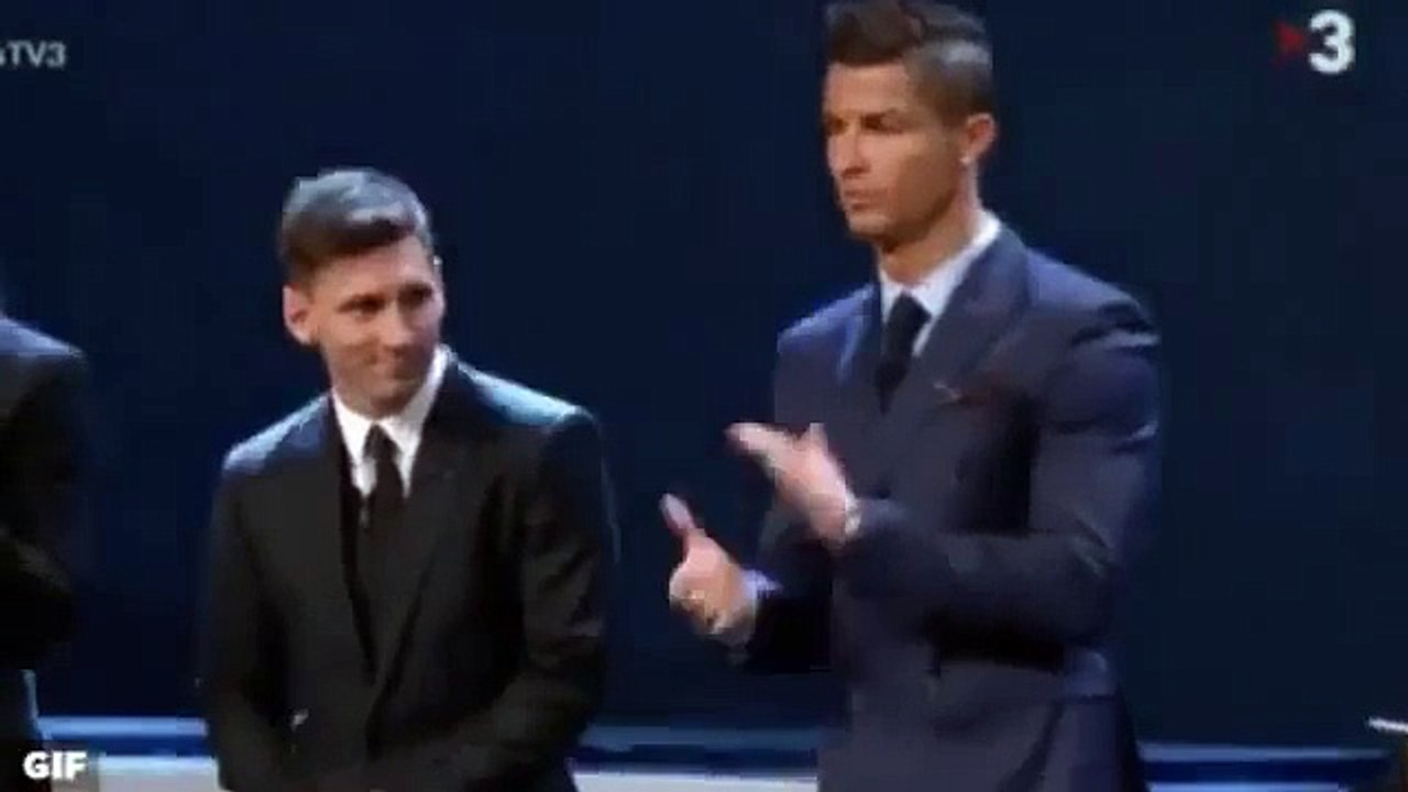 Cristiano Ronaldo clapping for Messi at Europe Best Player Award 2015 ...