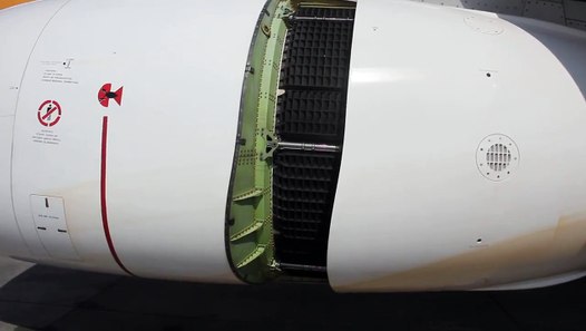 Thrust Reversers on a 737 - video dailymotion
