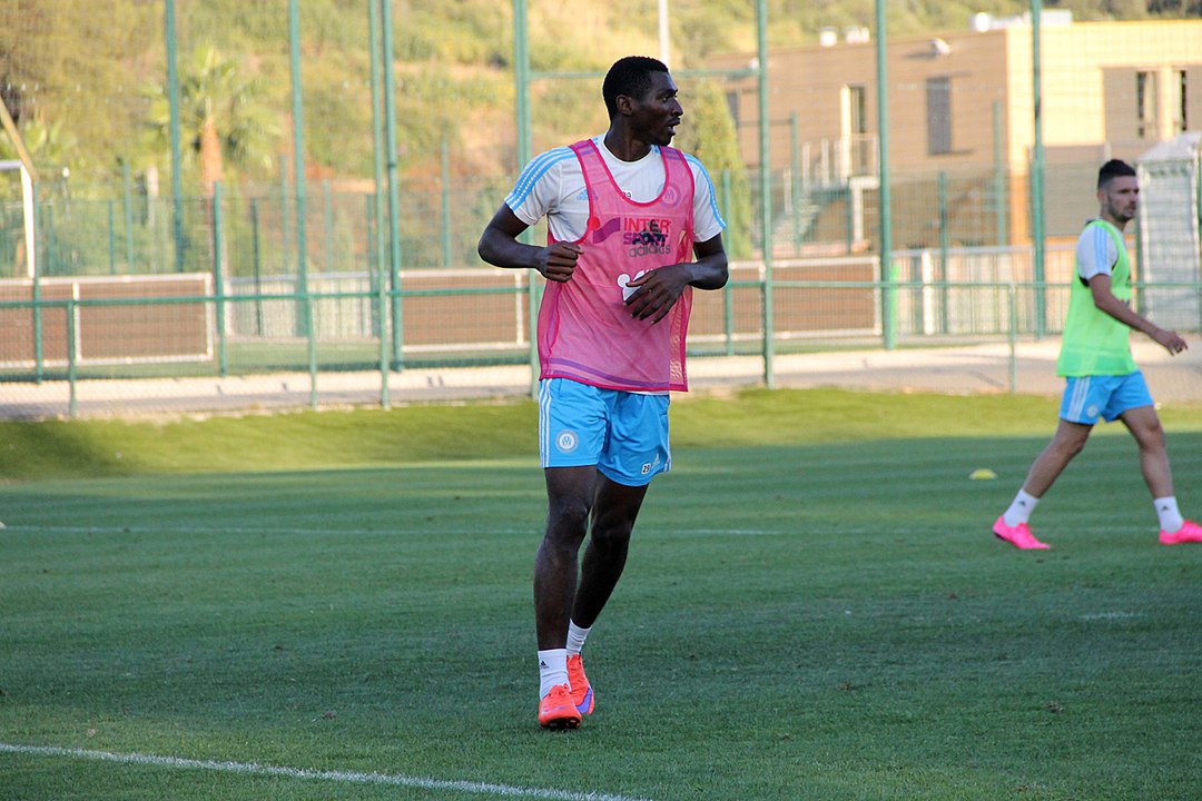 Le slalom musclé de Zambo Anguissa - Vidéo Dailymotion