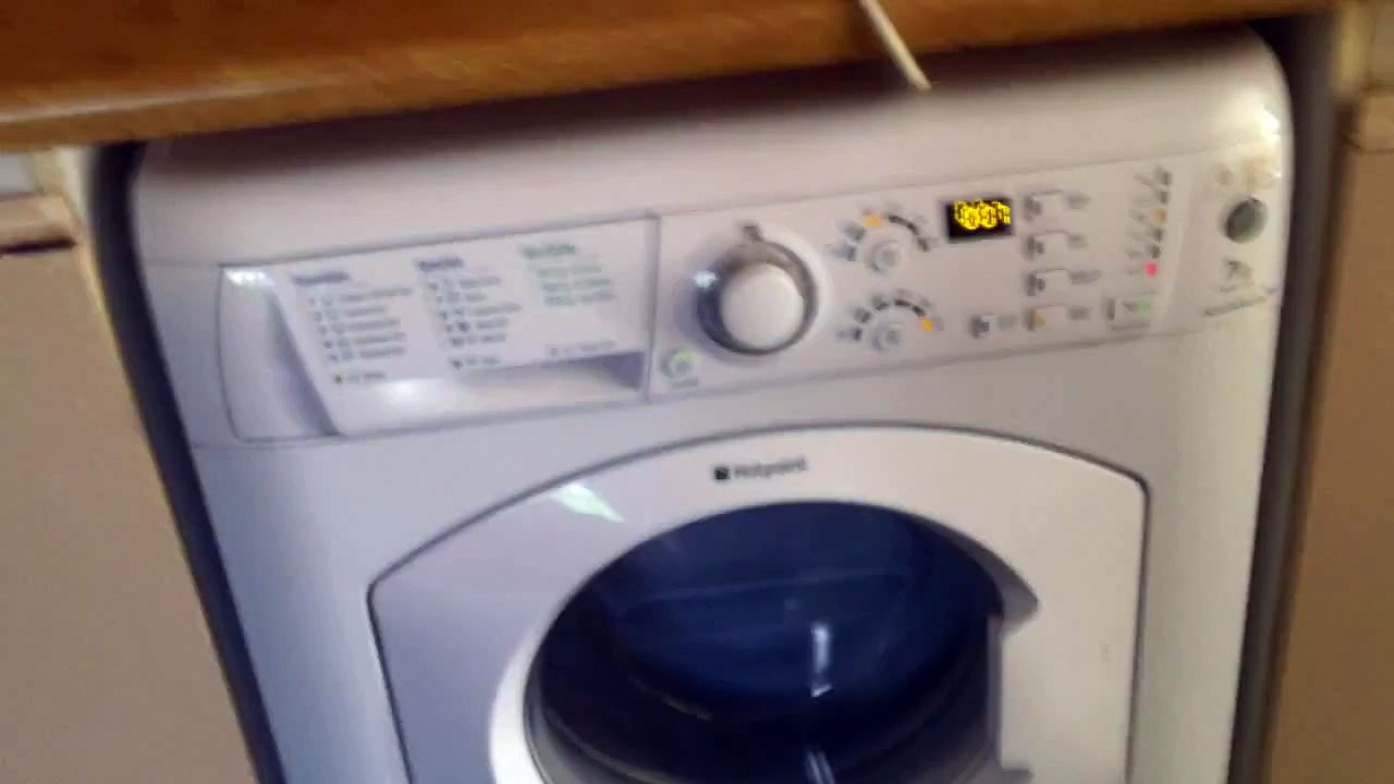 My Hotpoint Aquarius 7kg 1200 Spin WMF720P Washing Machine on Programme ...