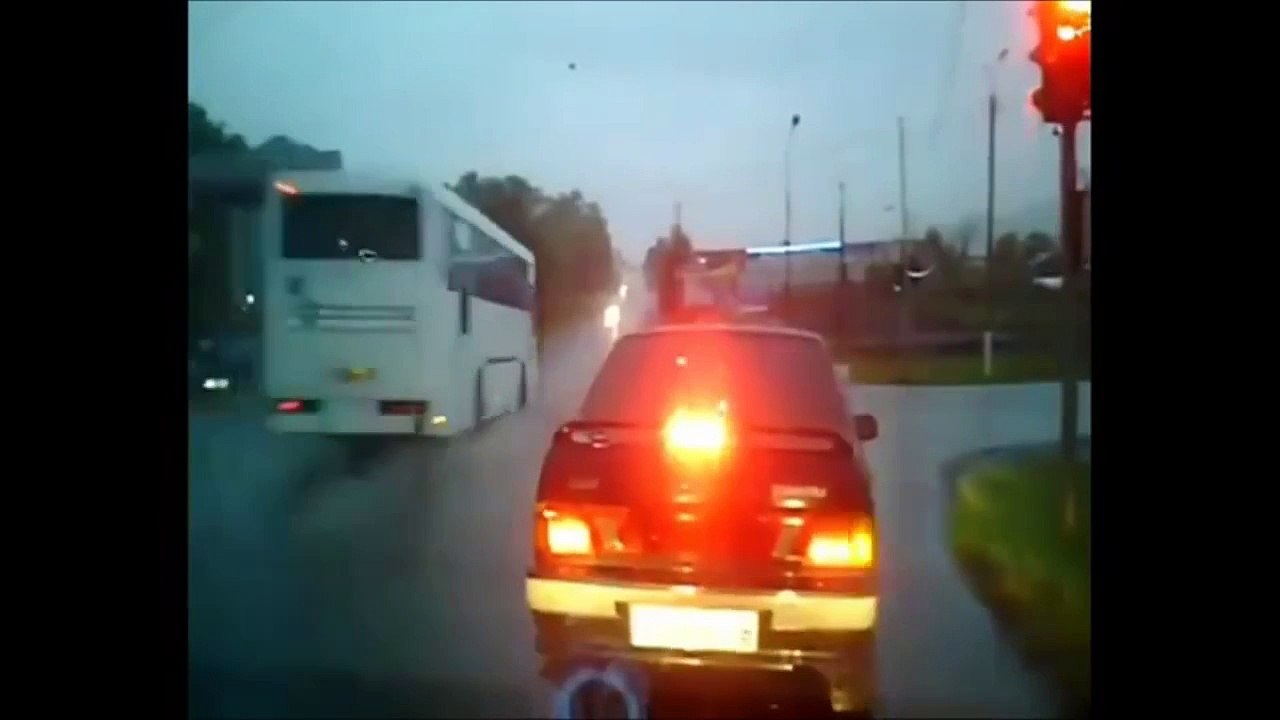 INSANELY FUNNY bus crash and fail complition! - video Dailymotion