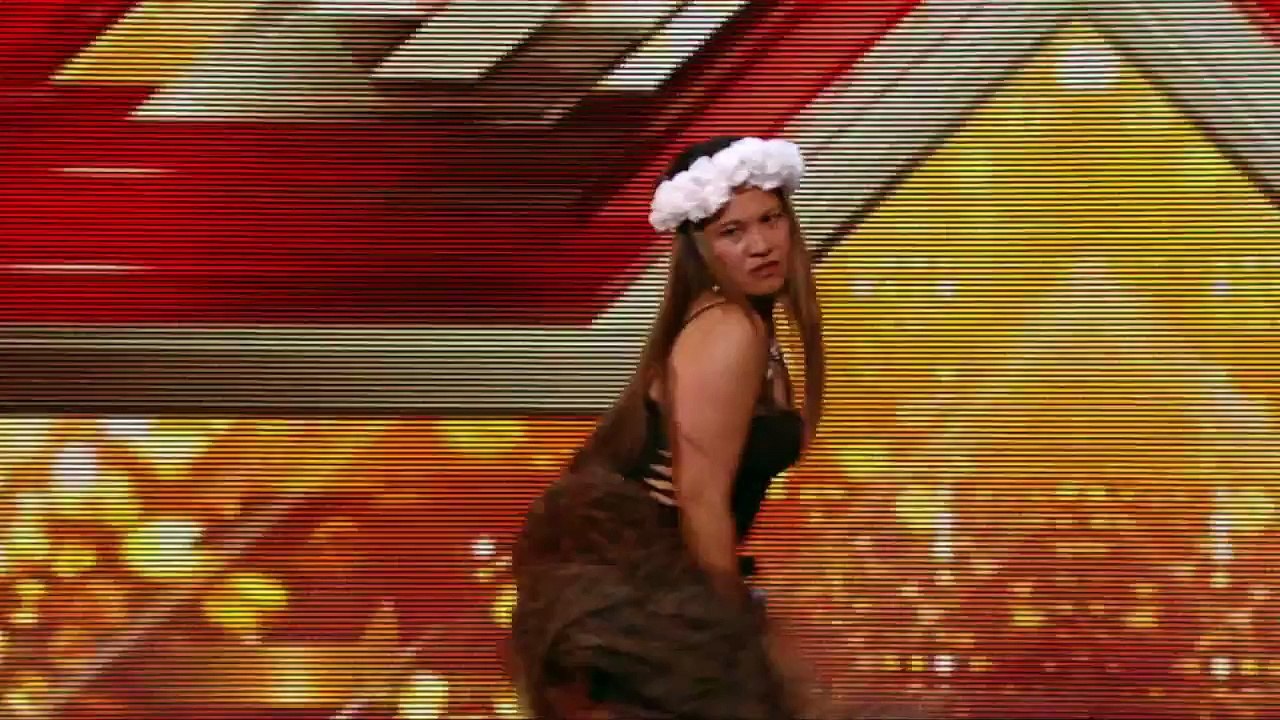 ---Jenesa’s Hips Don’t Lie - Auditions Week 3 - The X Factor UK 2015 ...