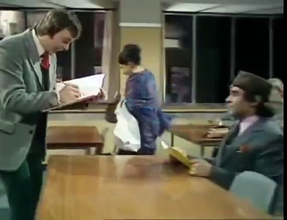 Mind your language (Ali Nadeem ) Very funny English learning - video ...