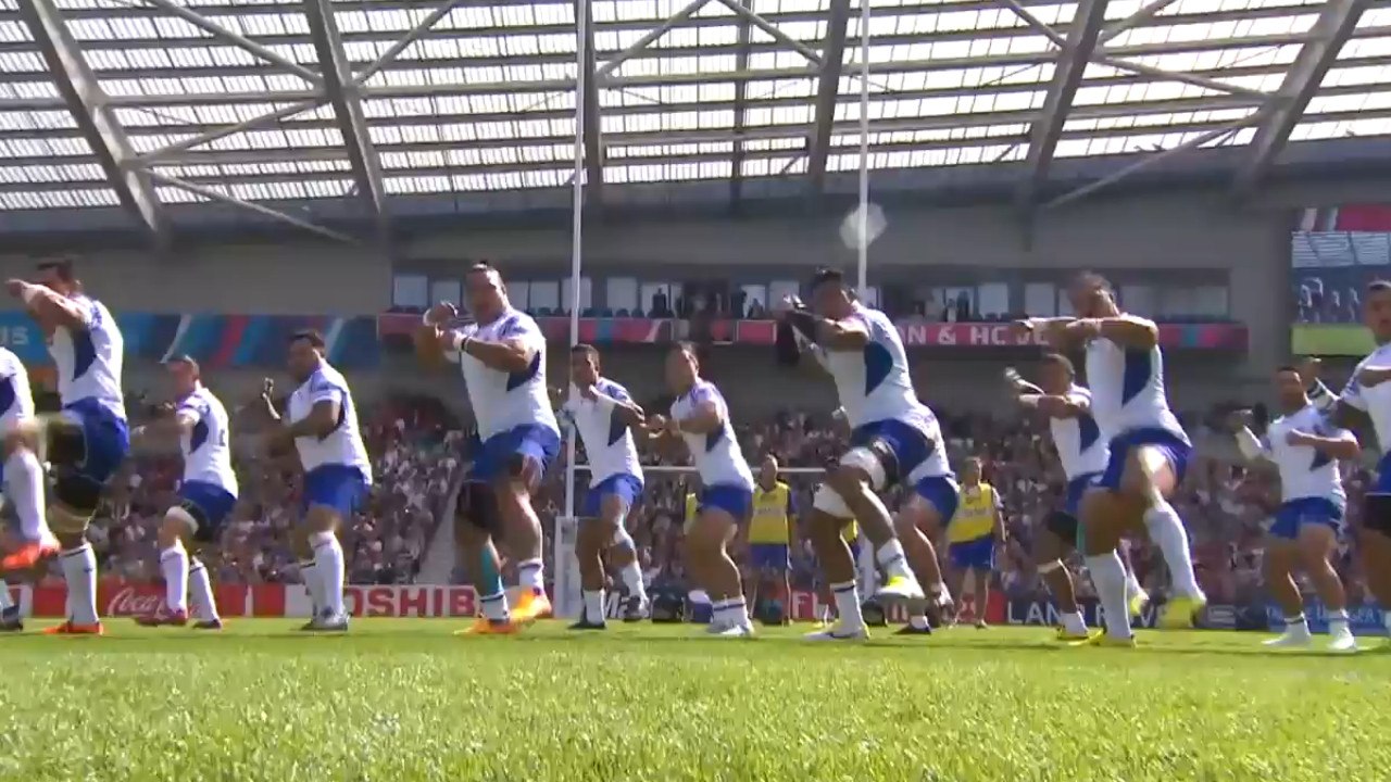 Samoan rugby team perform the Siva Tau war dance - video Dailymotion