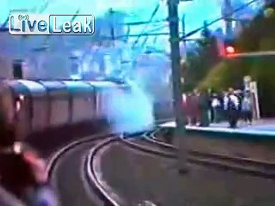 LiveLeak.com - The 'Blue Peter' wheel slip - video Dailymotion