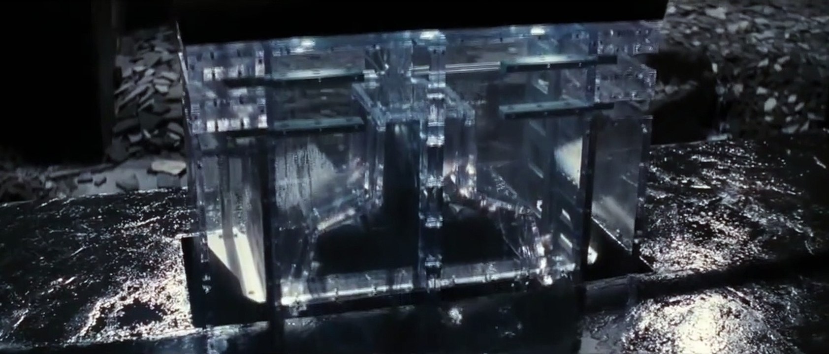 The Dark Knight Rises - Alfred explains Bane (HD) - Vidéo Dailymotion