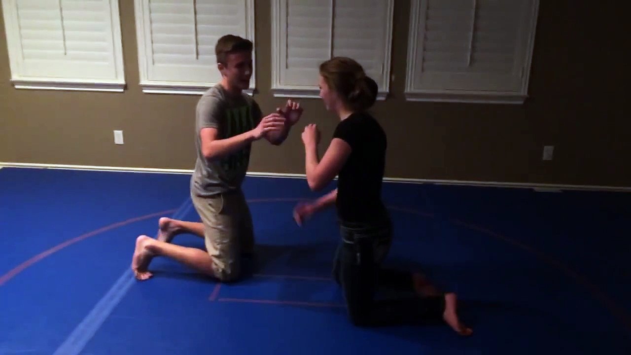 15 Year Old Girl Puts Boy to Sleep with Triangle Jiu Jitsu - video ...